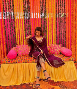 Meet Shubman Gill Glamorous Sister Shahneel Gill